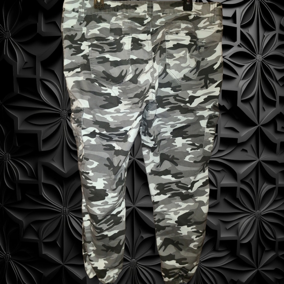 VIP | Pants & Jumpsuits | Vip Jeans Camo Cargo Pants Size 222 Womens ...